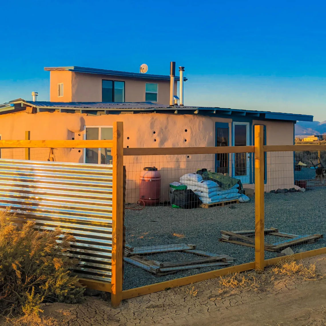 Essential Off-Grid Living Gear for Self-Sufficient