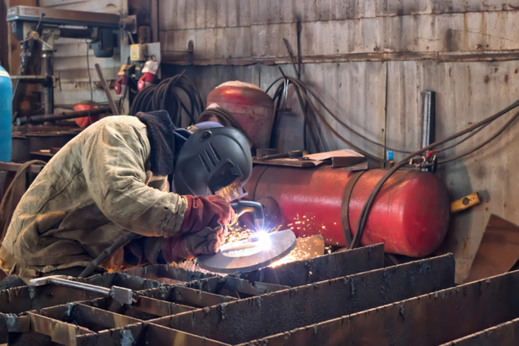 How to Use a Plasma Cutter: Expert Techniques Unleashed