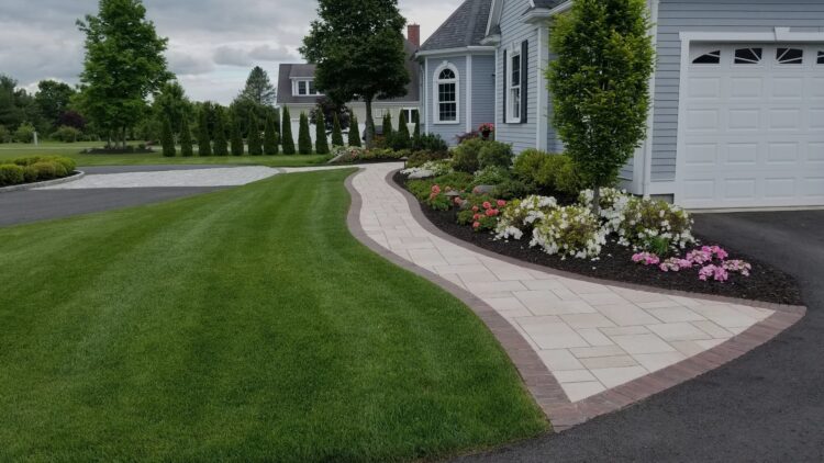 Top 2024 Landscaping Trends You Can't Miss