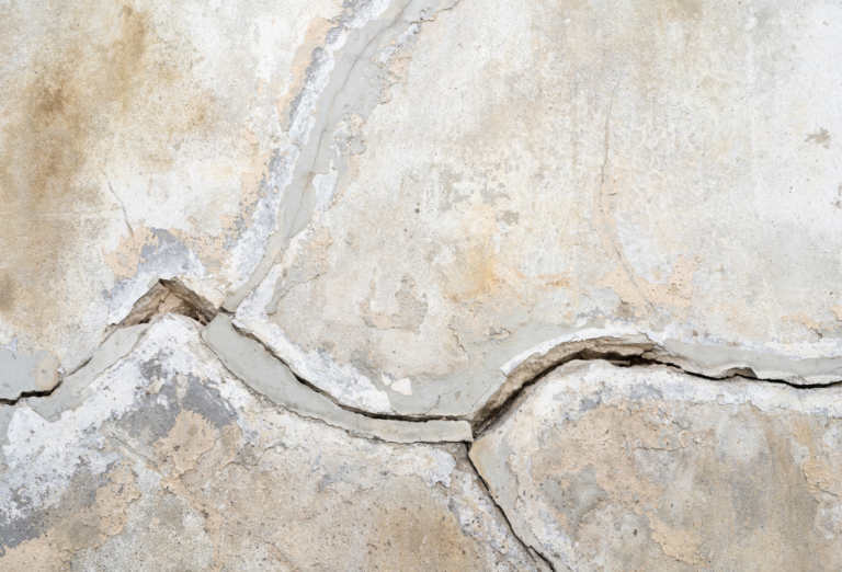 Causes of cracks in ceiling : when to worry & how to fix it