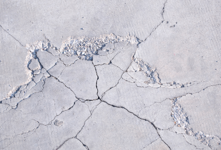 Causes of cracks in ceiling : when to worry & how to fix it